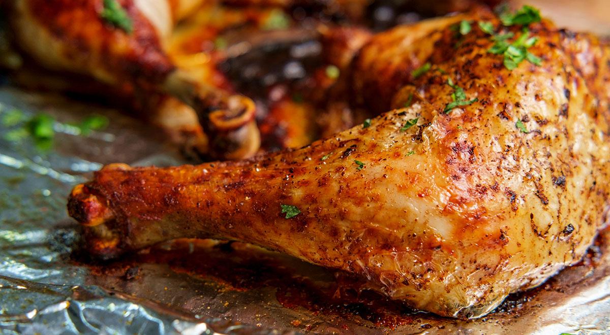 ¿Es malo comer el pellejito del pollo?