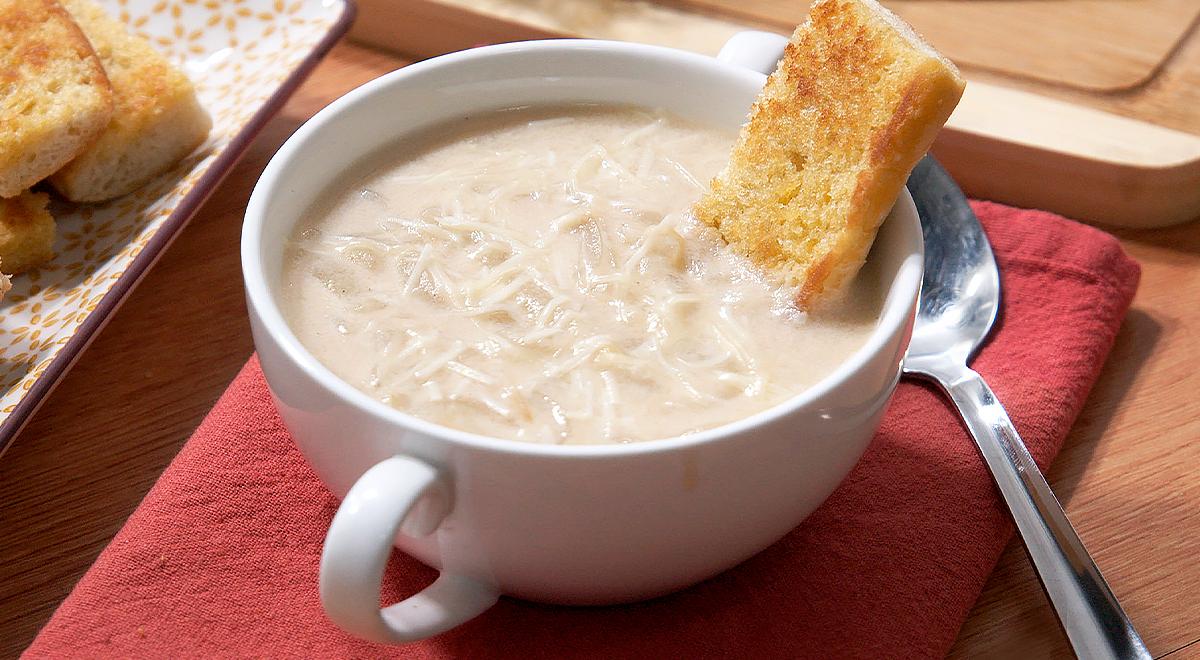 Sopa de cebollas con leche: receta paso a paso