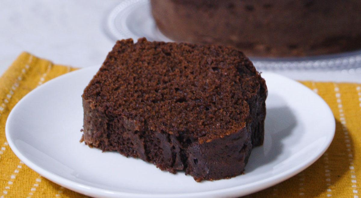 Queque de chocolate: receta paso a paso (Video)