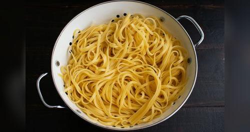 Este es el secreto para cocinar la pasta sin aceite y evitar que se pegue